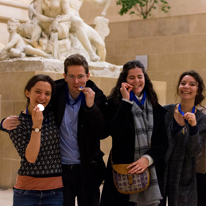 Team building scavenger hunt at the Louvre museum